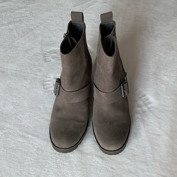UGG | Shoes | Ugg Fern Waterproof Leather Bootie | Poshmark